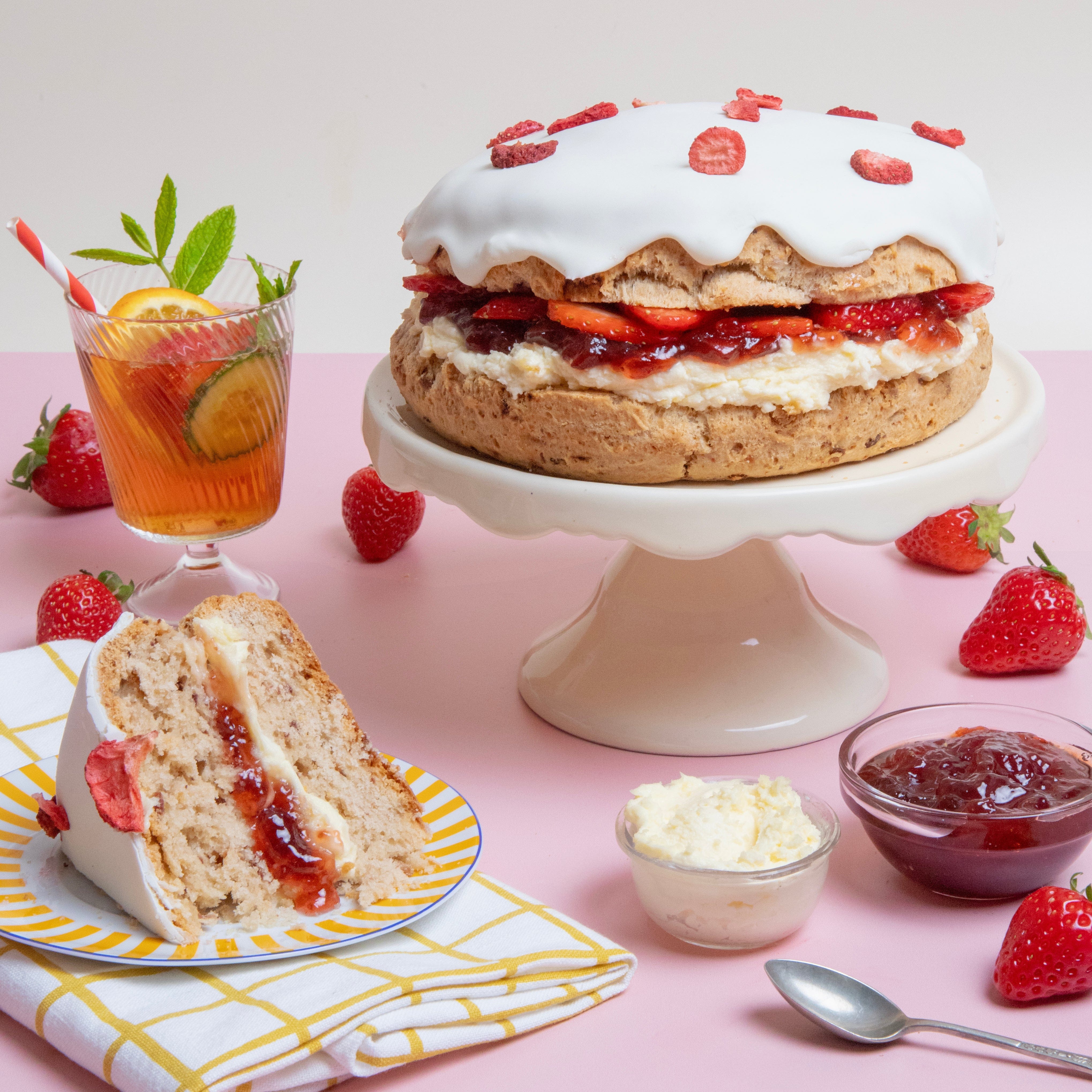 Strawberry & Cream Giant Scone Gift Set – Cutter & Squidge